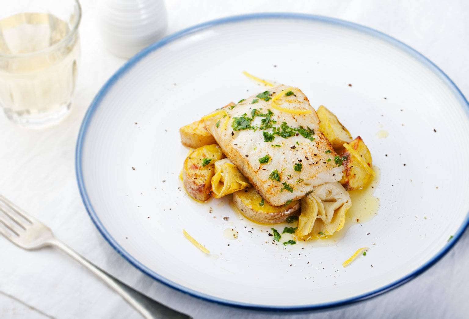 Zwaardvis recept: Gegrilde vis met aardappelen en salade - Freshly Fish